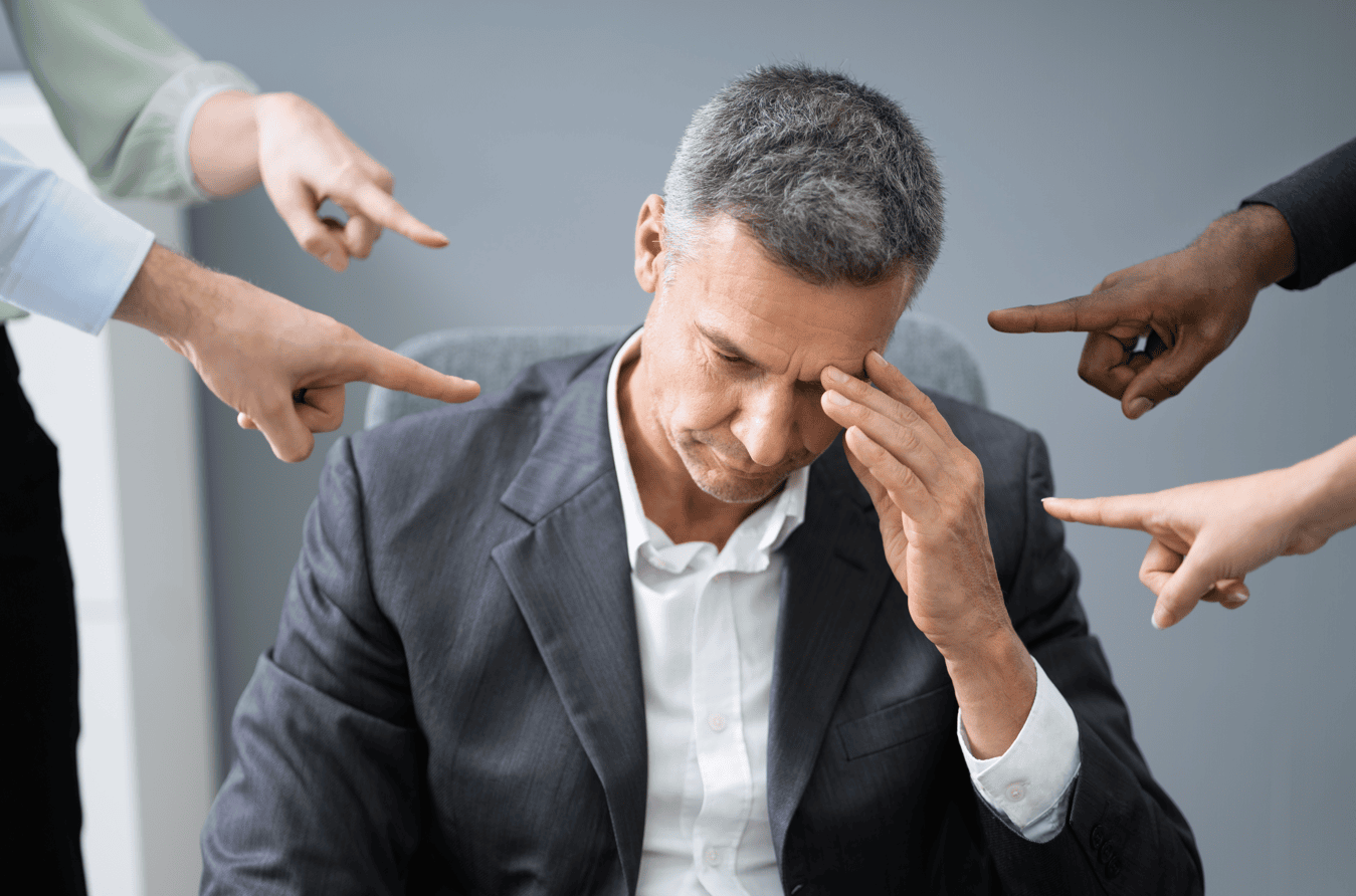 5 atitudes que enfraquecem sua liderança (e você talvez nem perceba)